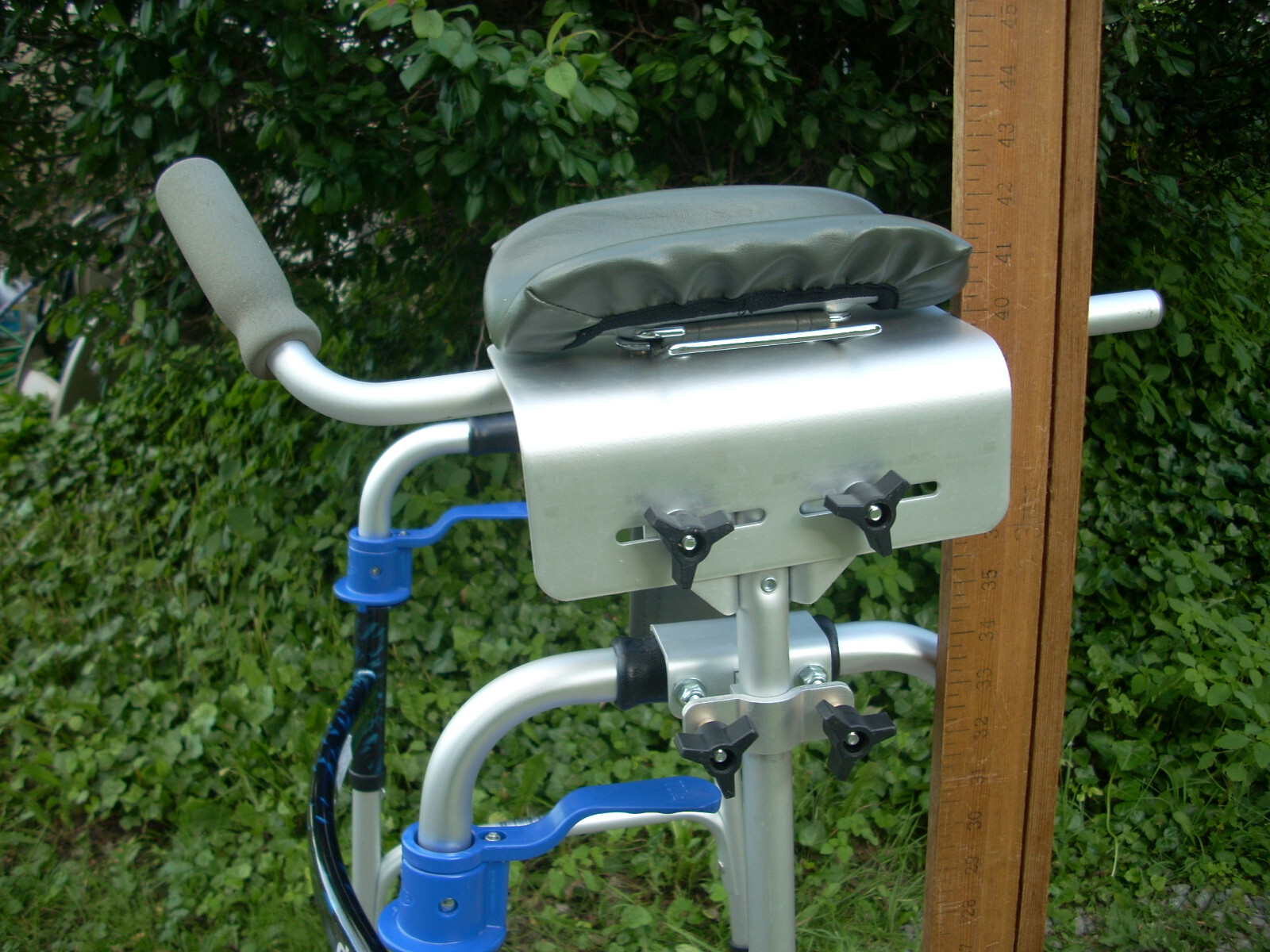 Drive Medical 10224 deluxe trigger release walker + platform attachment ...