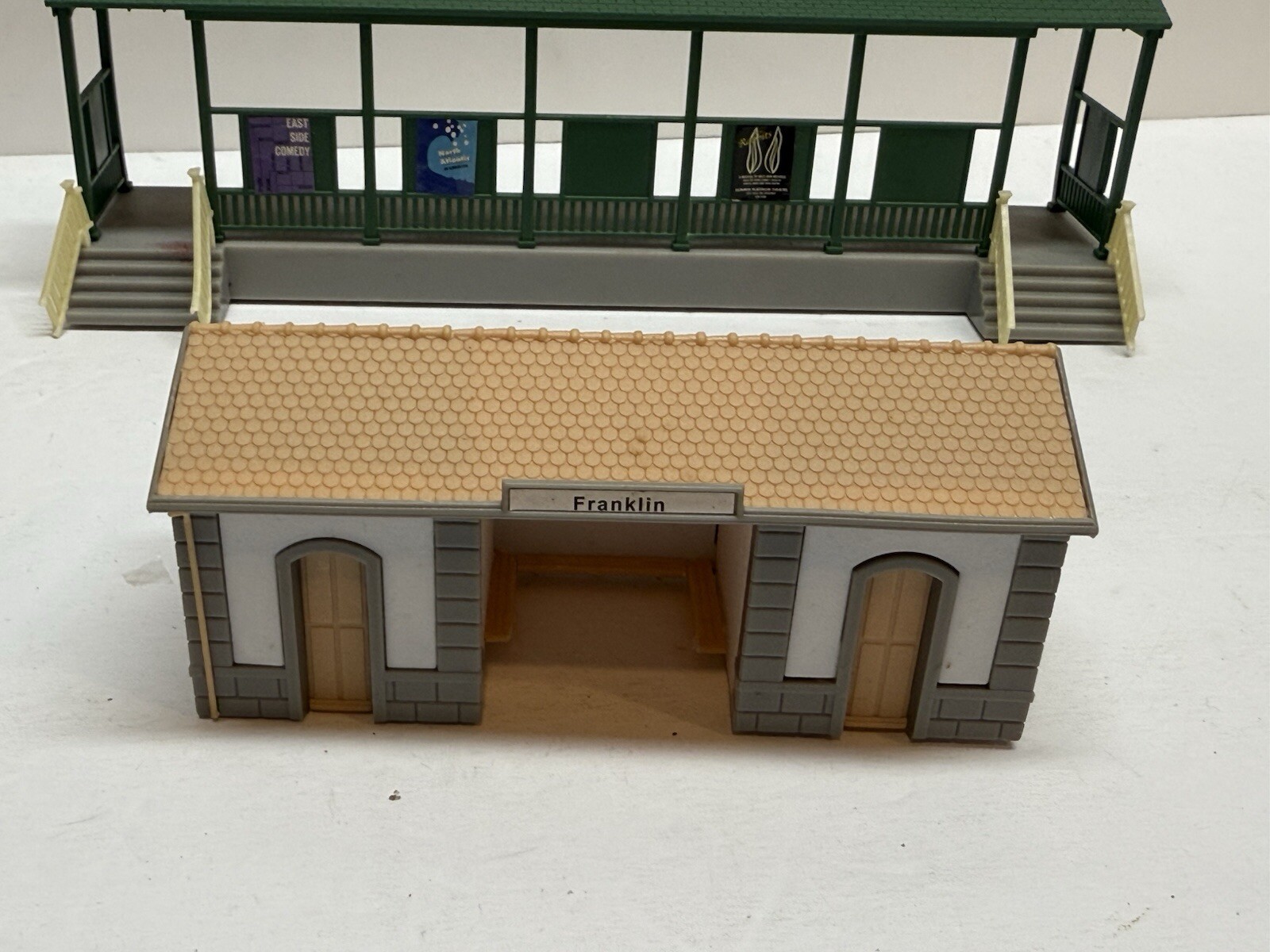 Lot Of 4 HO Scale 1:87 Train Station Buildings And Platforms Assembled ...