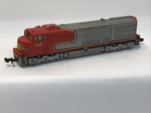 *SEE VIDEO* N Scale Trix Santa Fe ATSF #405 GE U-30CG Diesel Locomotive ...