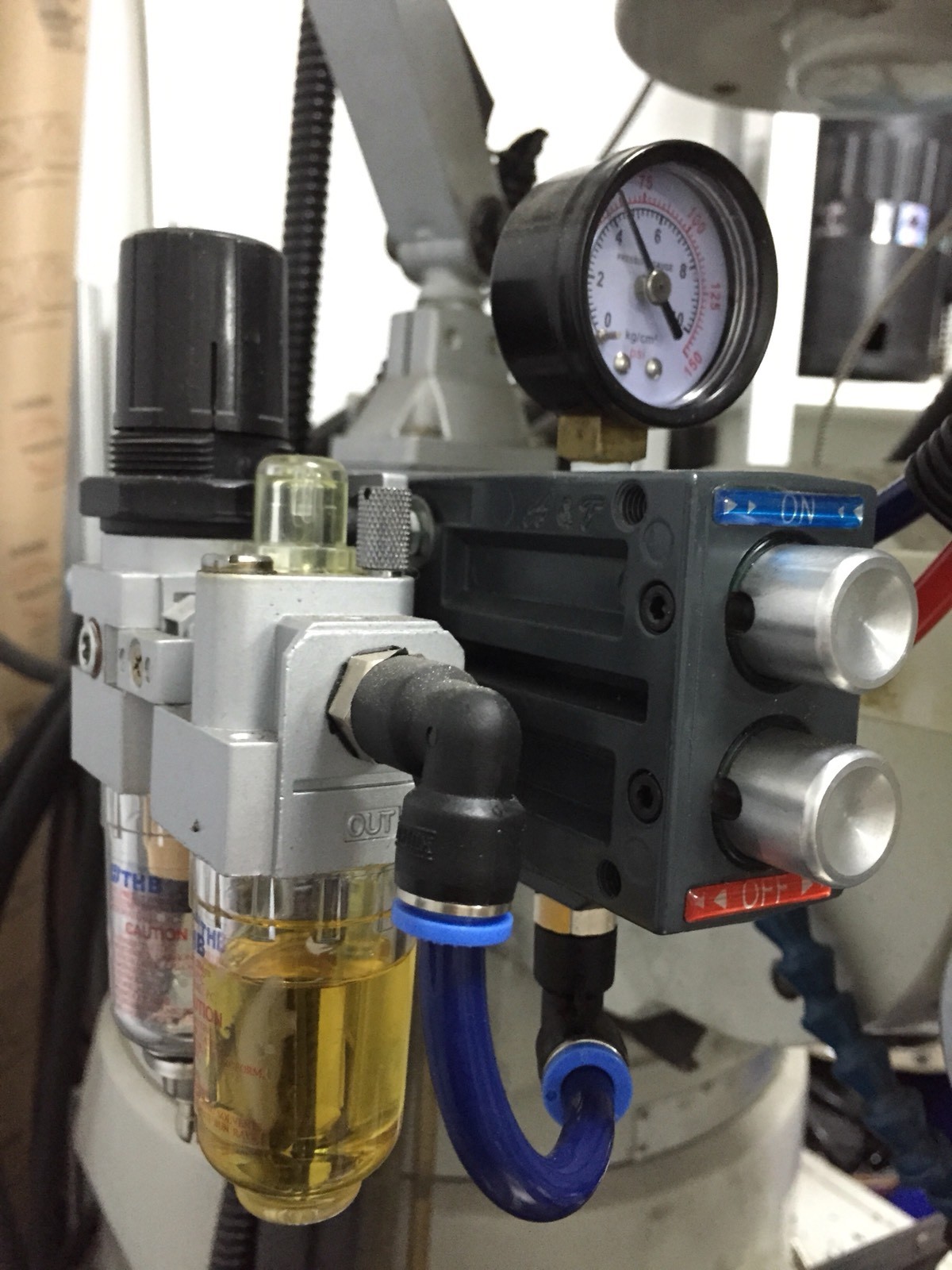 Milling Machine, Step Head Air Power Drawbar A&T ANT-300S, R8, Or NT 30 ...