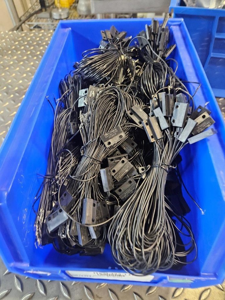 (25) New Hamlin / Littelfuse 59140-020 Magnetic Proximity Sensor | eBay