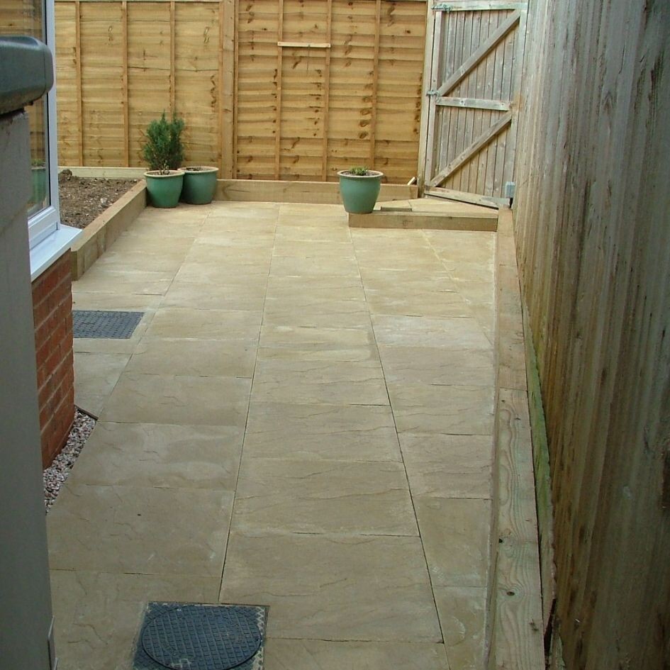 30 x BRADSTONE PEAK RIVEN BUFF PAVING SLABS 600x600x35mm Code 03086 INC ...