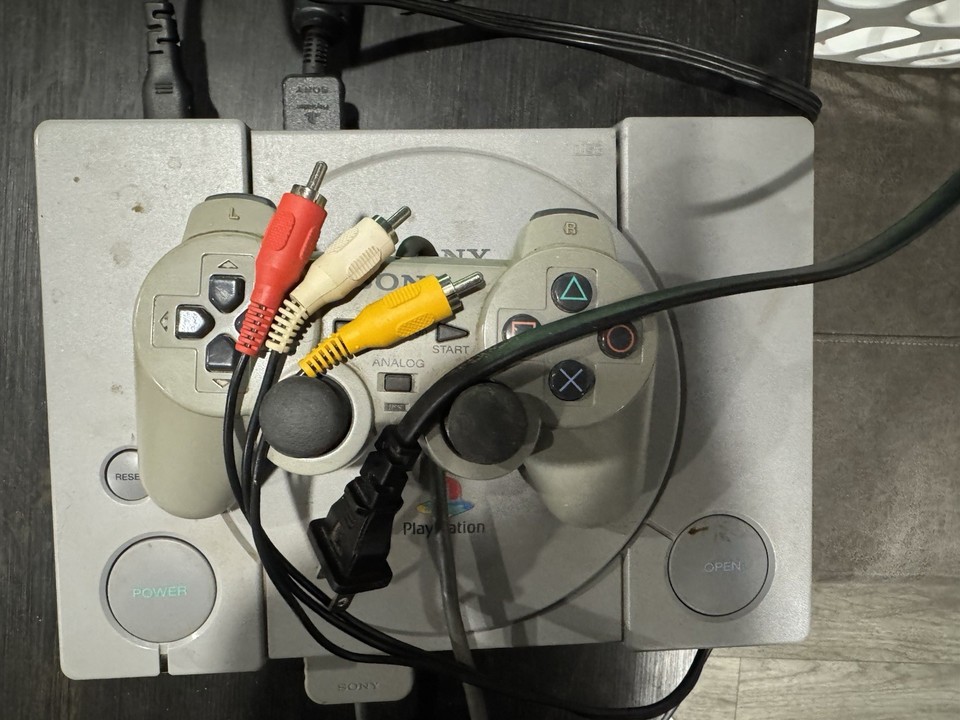 PARTS ONLY Sony PlayStation 1 PS1 Video Game Console With Cords and 1 ...