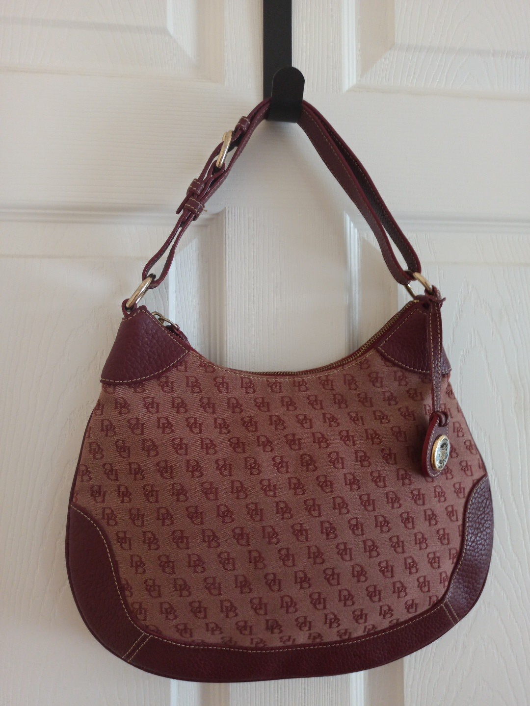 Dooney Bourke Pink DB Logo Hobo Shoulder Handbag Lea… - Gem