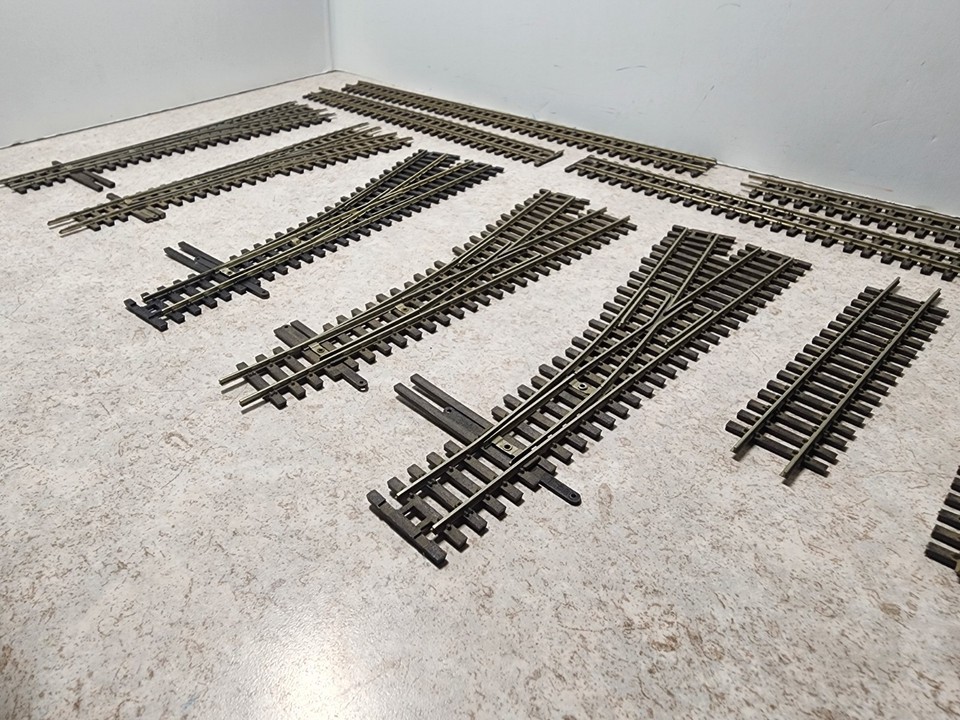 LOT: HOn3 Scale Track Shinohara 3 LH, 2 RH Turnouts; Misc. Length Flex ...