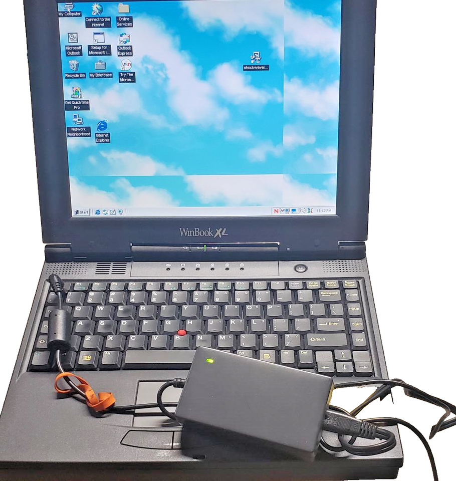 Vintage Winbook XL Laptop Pentium 233 MMX, bag and manual, Windows 95C ...