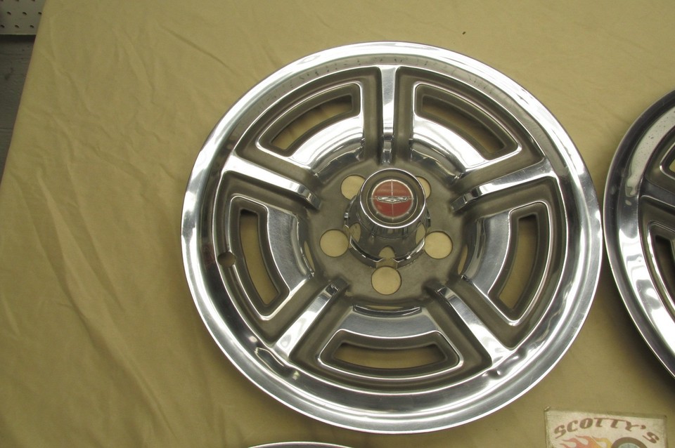 1966-69 FORD GALAXIE, 7 LITRE, MUSTANG RED EMBLEM 15" MAG WHEEL COVERS ...