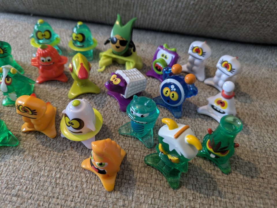 Bundle of STAR MONSTERS Pocket Friends Magic Box Crazy Bones Gogos ...