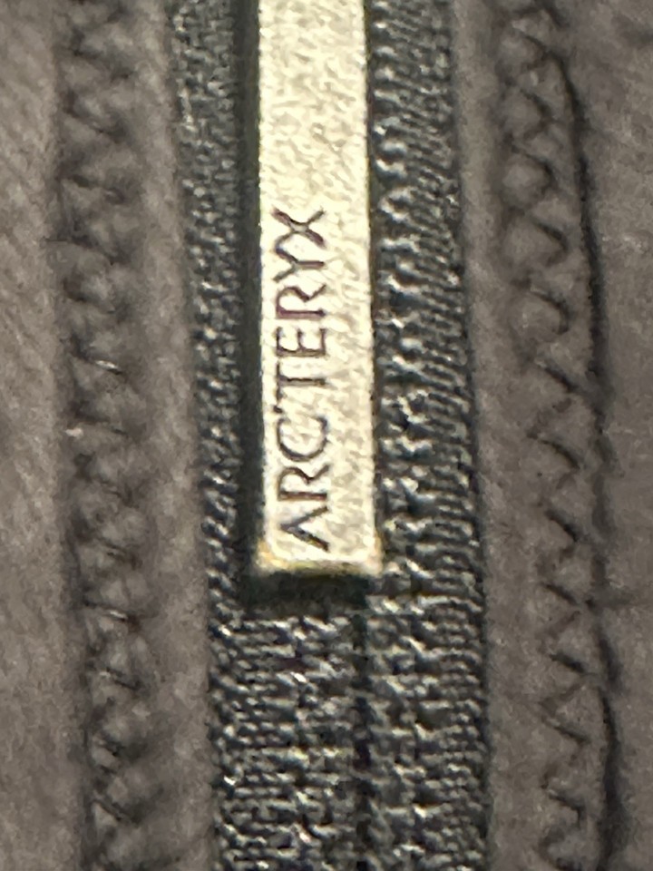 Arc’teryx Atom Long Coat Black Coreloft Insulate Hooded Mid-Length ...