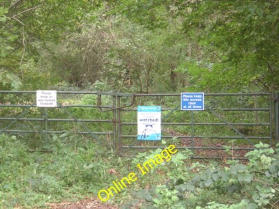 Photo 6x4 Slightly off-putting access to the Test Way, Longparish ...