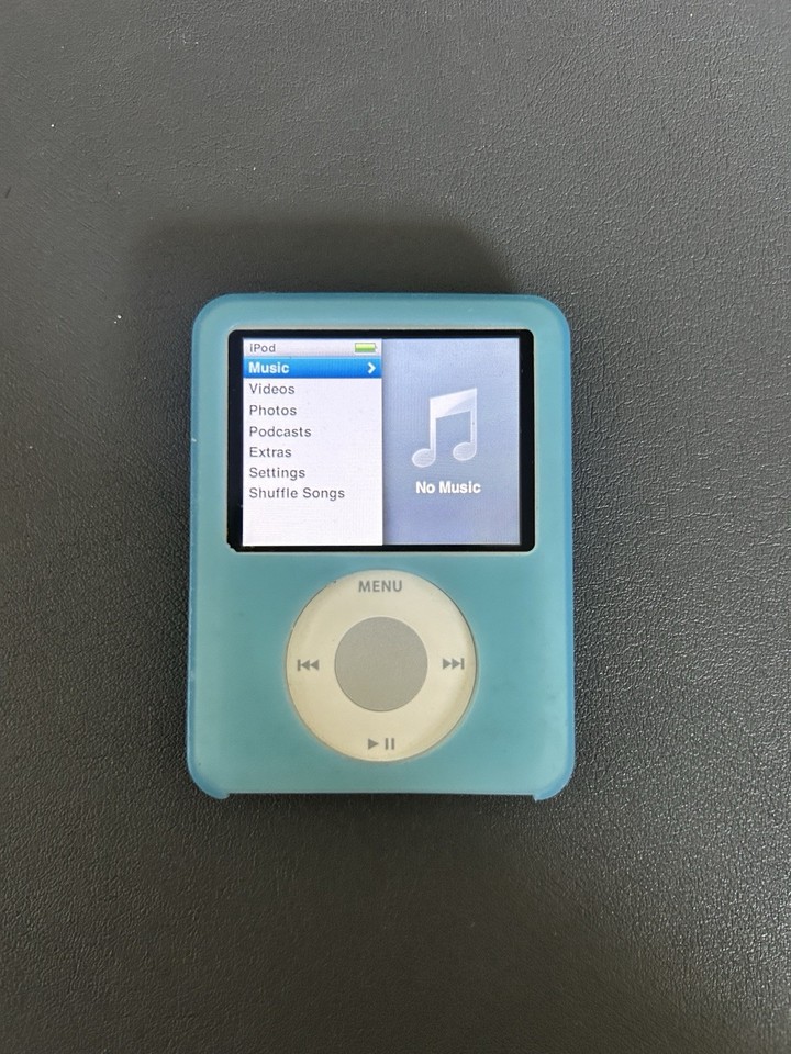 Apple iPod Nano 3rd Generation Silver Model A1236 (4 GB) - Tested ...