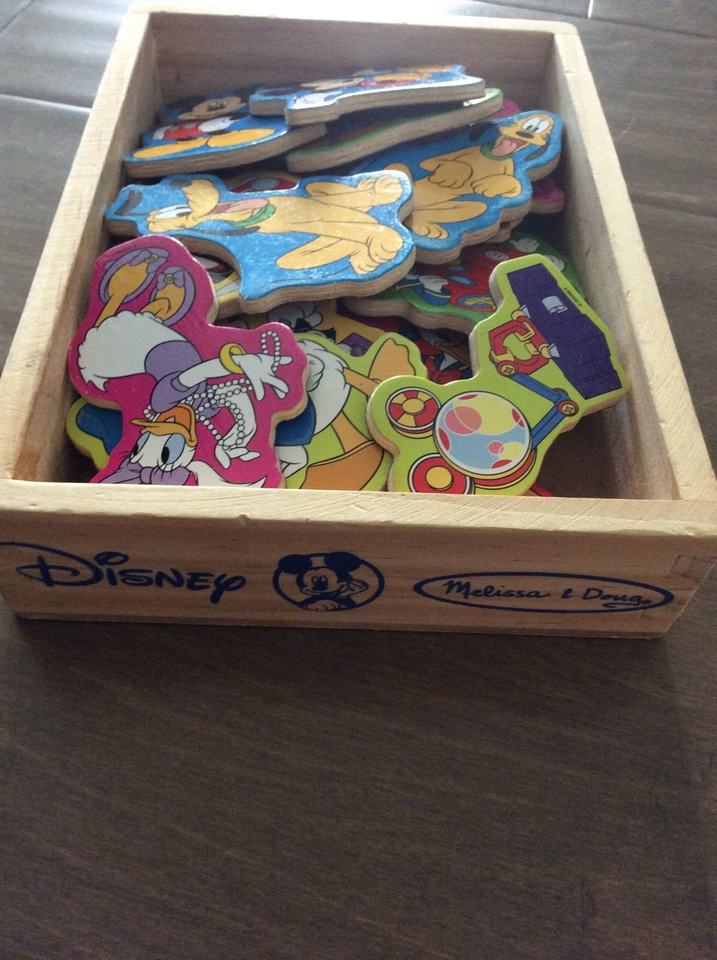 MELISSA & DOUG DISNEY MICKEY MOUSE 19 WOODEN MAGNETS WITH WOOD BOX | eBay