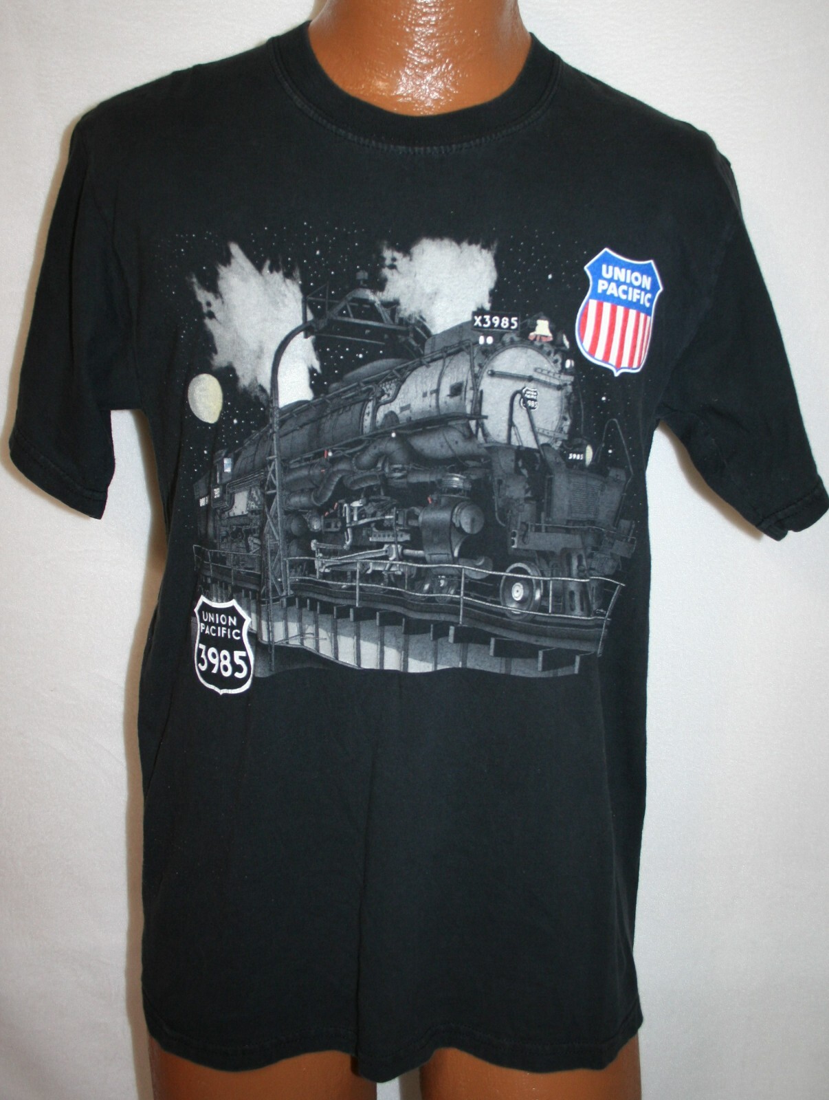 Vintage UNION PACIFIC Challenger Engine 3985 DAYLIGHT SALES T-SHIRT M ...