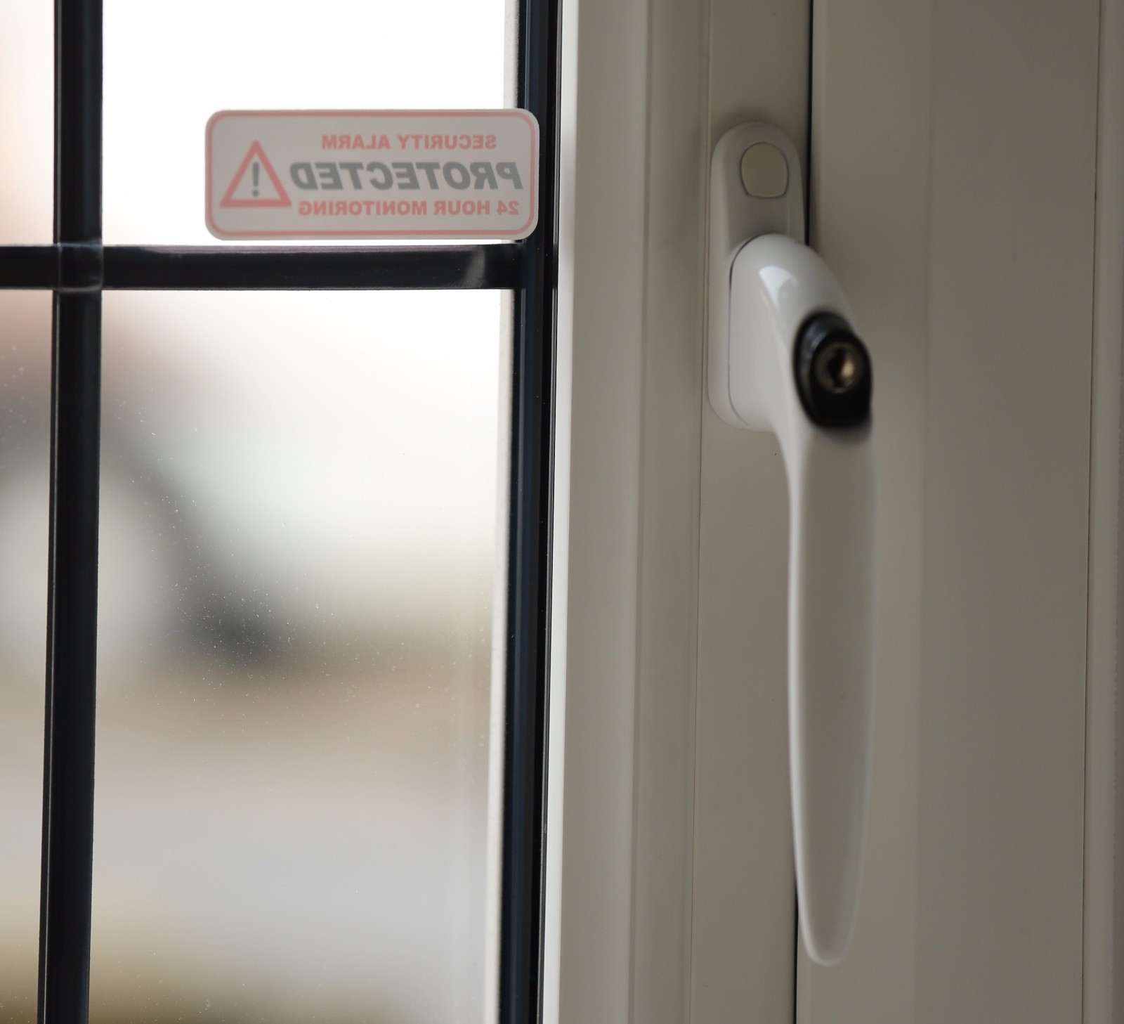 4 x PROTECTED WINDOW STICKERS SECURITY ALARM 24H MONITORING WARNING ...