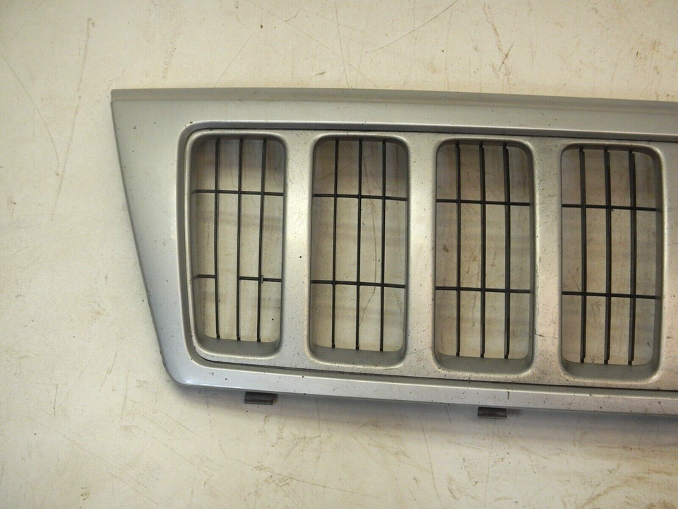 Jeep Grand Cherokee WJ 99-03 Silver Front Grille Grill with Inserts ...