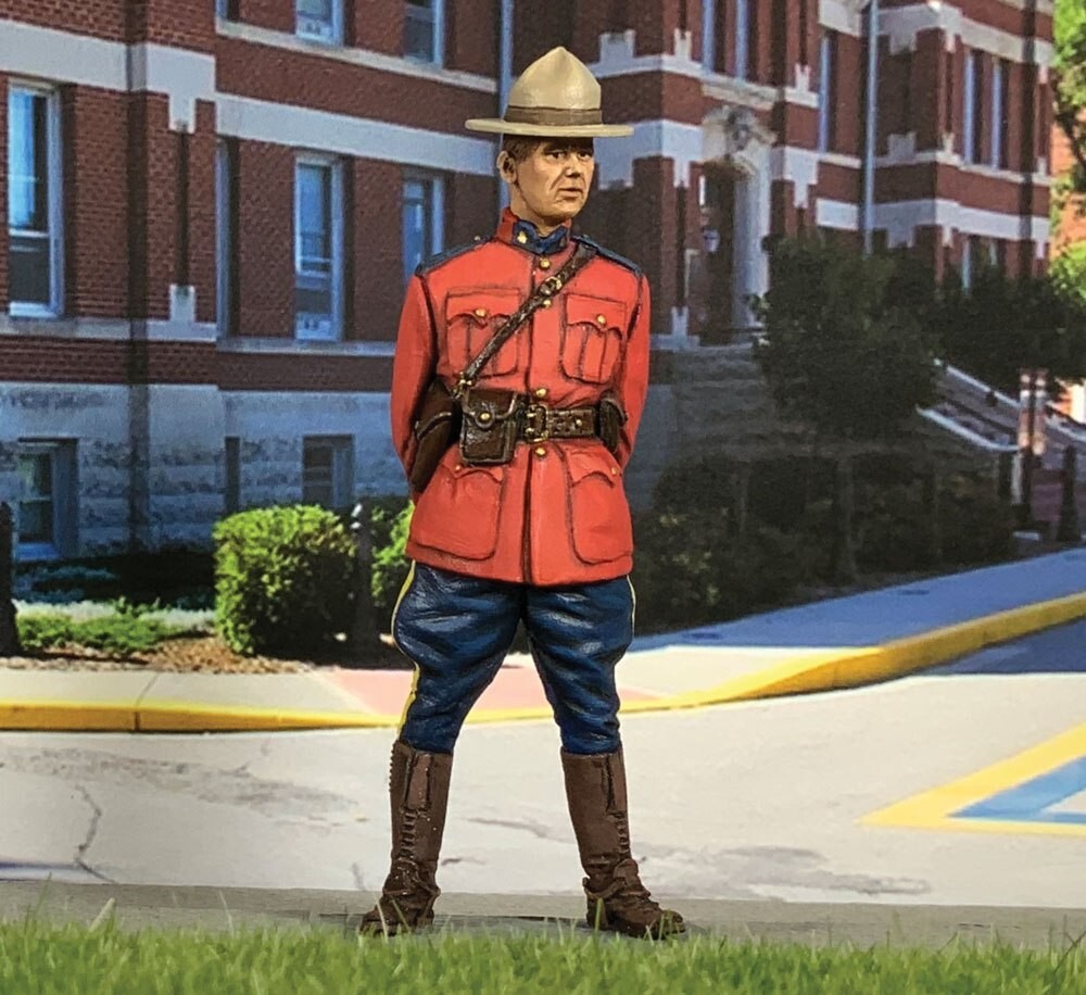 BRITAINS MUSEUM COLLECTION 10101 ROYAL CANADIAN MOUNTED POLICE, MALE ...