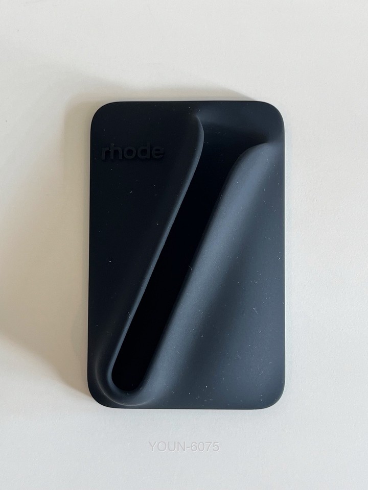 AUTHENTIC Rhode Limited Edition Snap-On Lip Case w/ MagSafe - Black ...