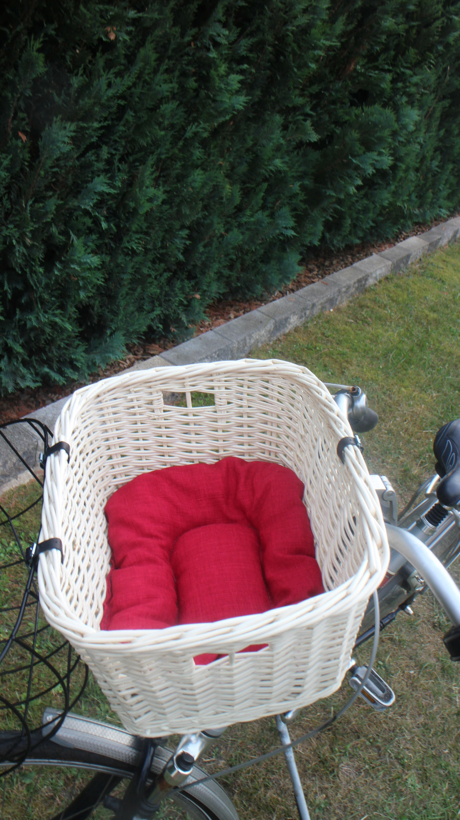 Hundekorb Hundefahrradkorb mit Gitter und Kissen Lenkerkorb ...