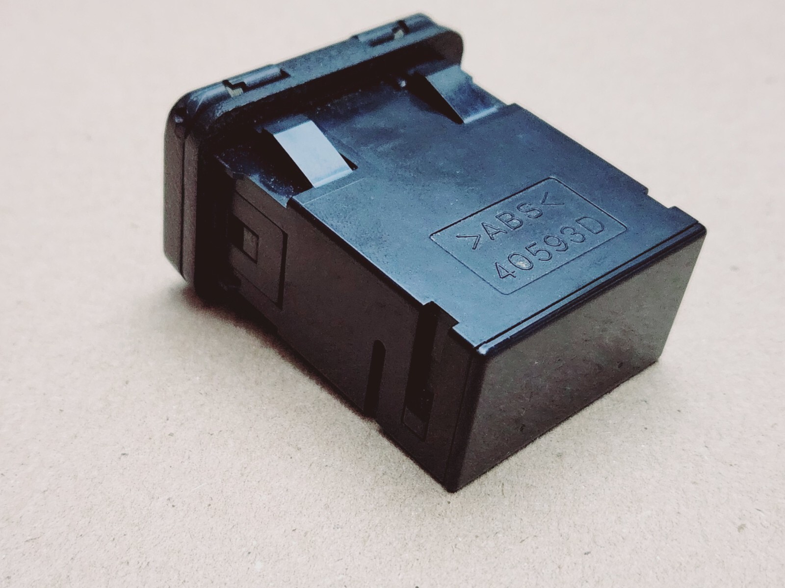 Chrysler Dodge Jeep Ram Power Inverter AC Outlet Assembly 115v 150w ...