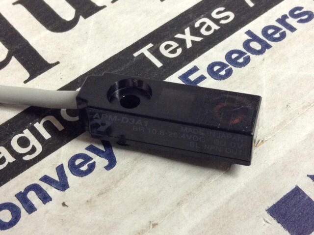 (Lot of 2)NEW Yamatake Proximity Sensor - APM-D3A1-05 - S31147 w ...