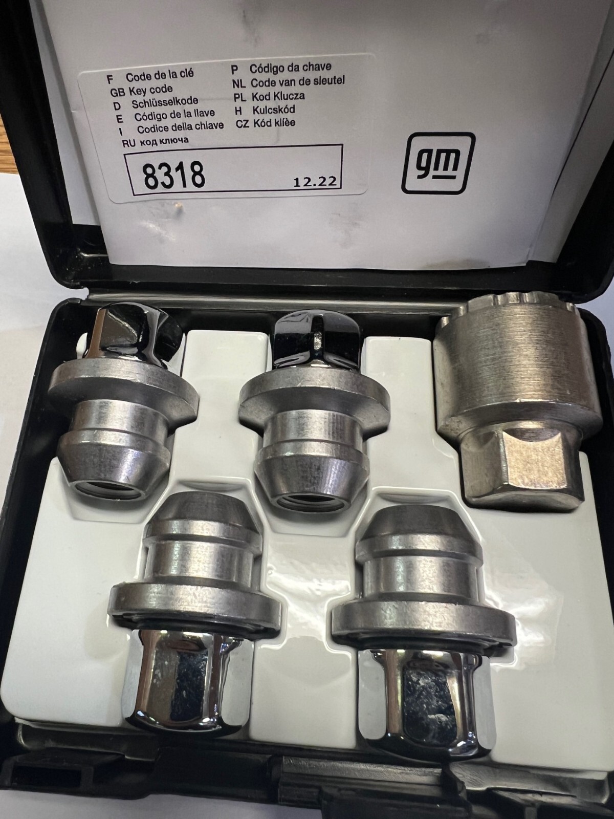 2007-2025 GM Wheel Lock Kit, Chrome 85548789 genuine OEM - 8318 | eBay