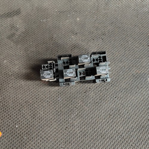 2014 MITSUBISHI FUSO CANTER 3.0 FUSE BOX RELAY MODULE 7154-5263 #1 | eBay