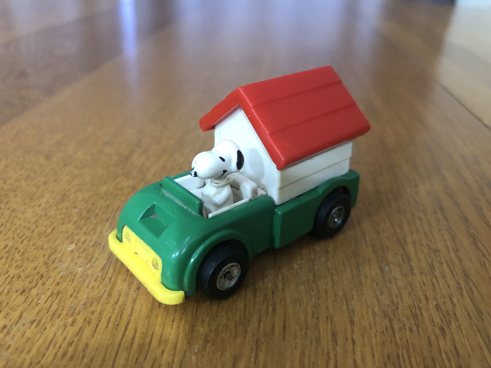 VINTAGE 1958 AVIVA SNOOPY DOGHOUSE CAR #C24 MADE IN JAPAN PEANUTS 1/64 ...