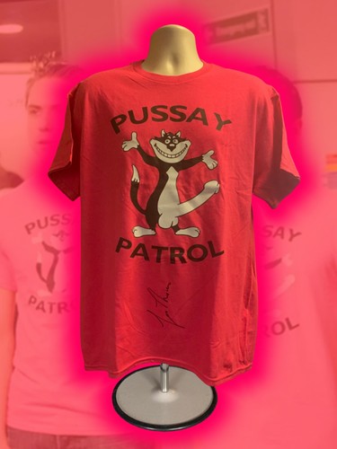 JOE THOMAS HAND SIGNED INBETWEENERS PUSSAY PATROL T SHIRT SIMON COOPER ...