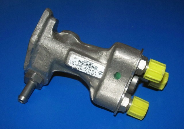 Genuine Mercedes-Benz Fuel Rail 2720701395 OEM for sale online | eBay