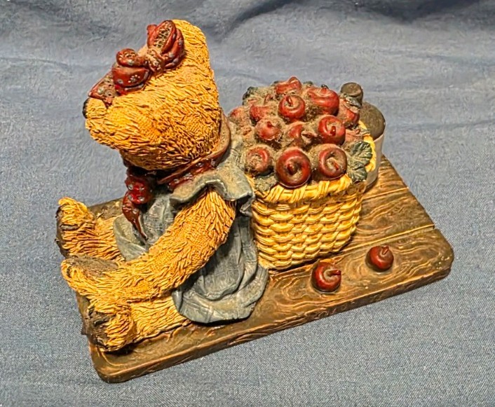 Boyds Bears and Friends 1993 Bailey In The Orchard Figurine #2006 Life ...