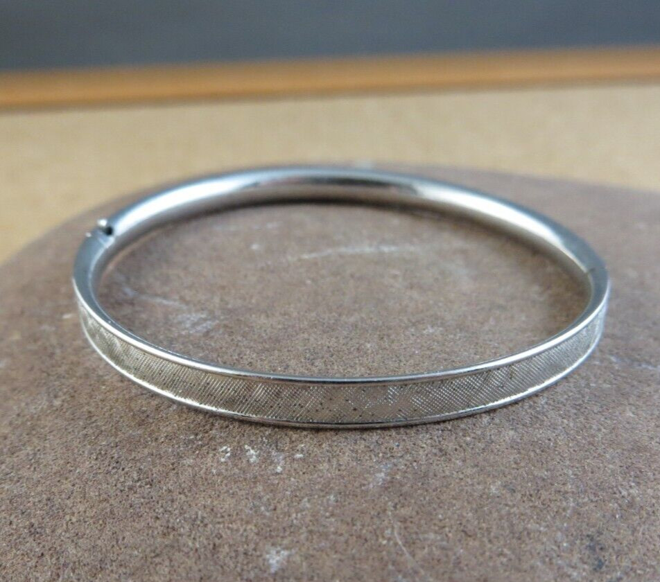 Antique Etched Sterling Silver Hinged Bangle Bracelet… - Gem