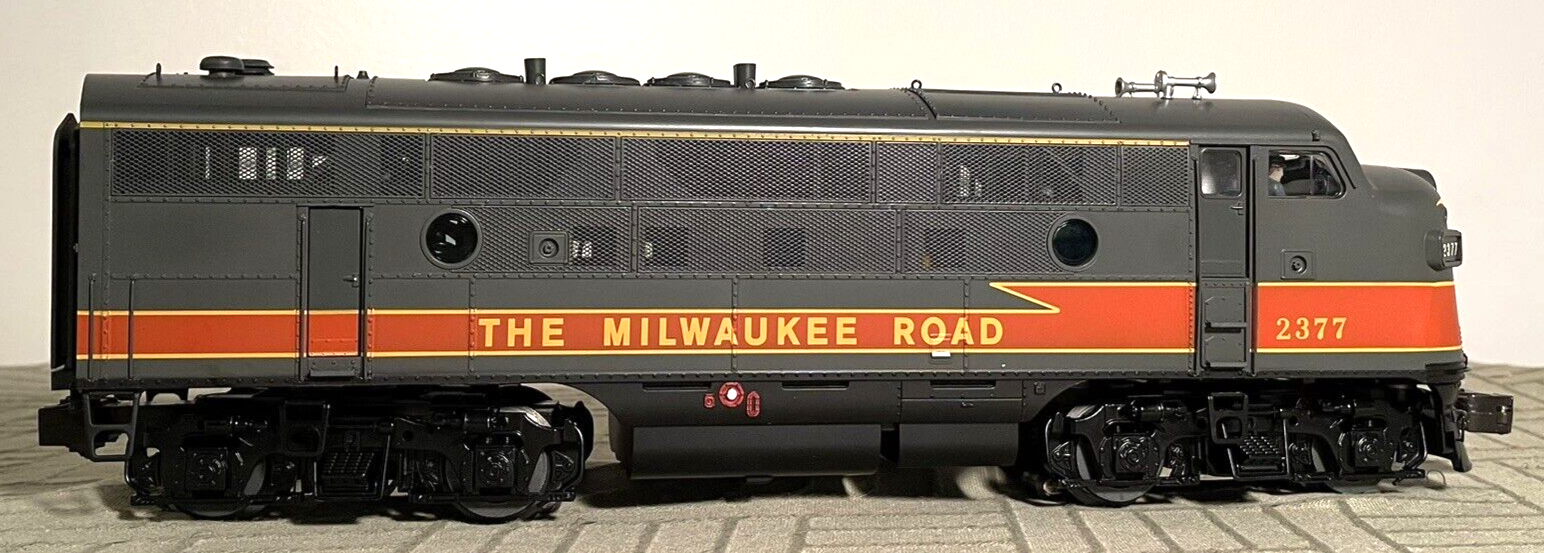 LIONEL 6-34589 POSTWAR SCALE MILWAUKEE ROAD F3 A LOCOMOTIVE POWERED ...