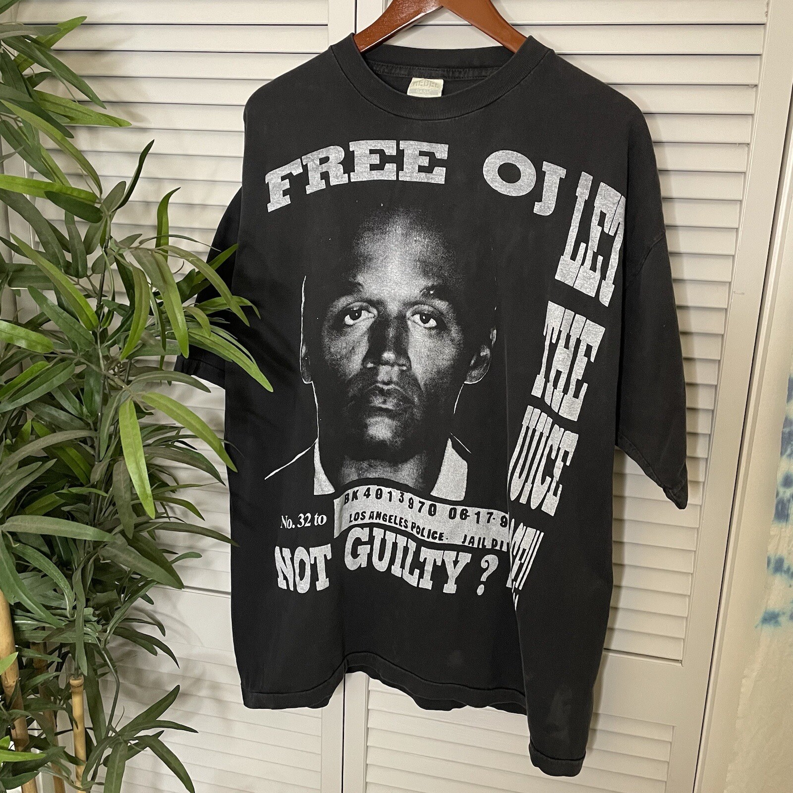 Vintage OJ Simpson Mugshot Free OJ Tshirt Size XL Don’t Squeeze The ...