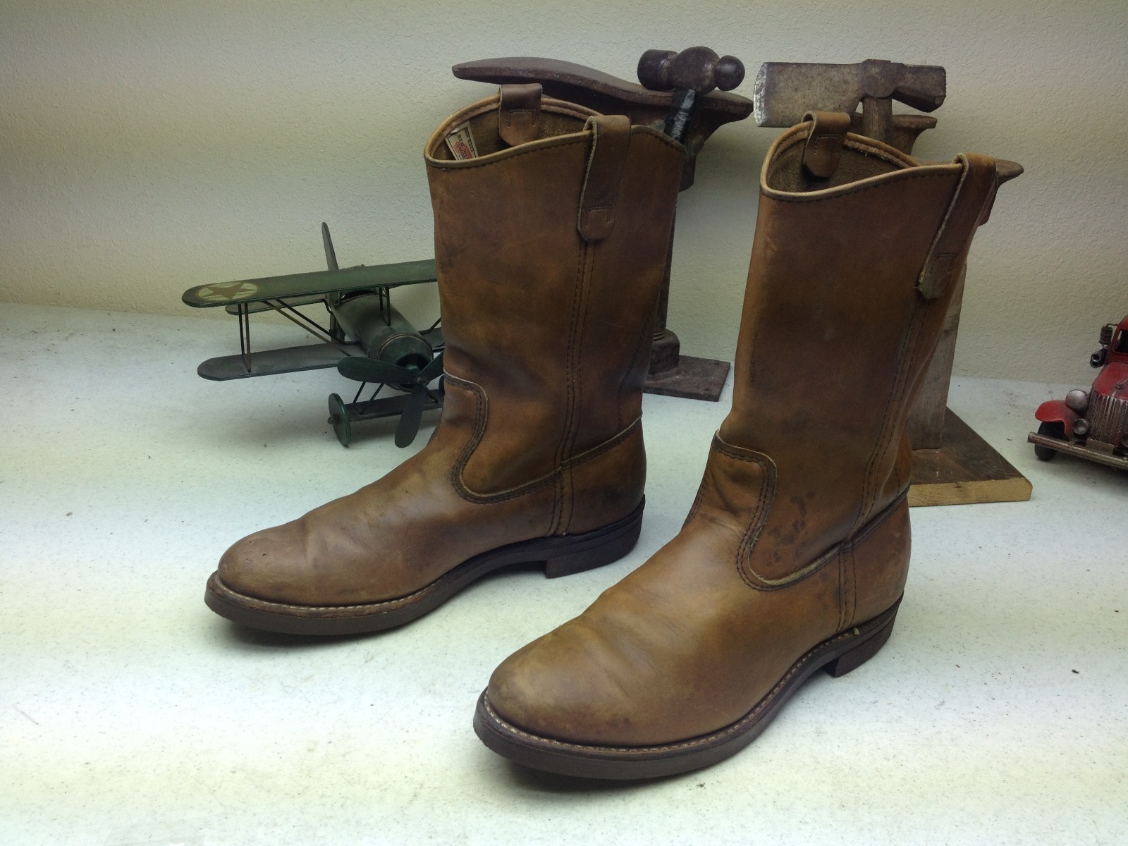 VINTAGE RED WING DISTRESSED USA BROWN LEATHER ENGINEER OIL RIG BOOTS 9. ...