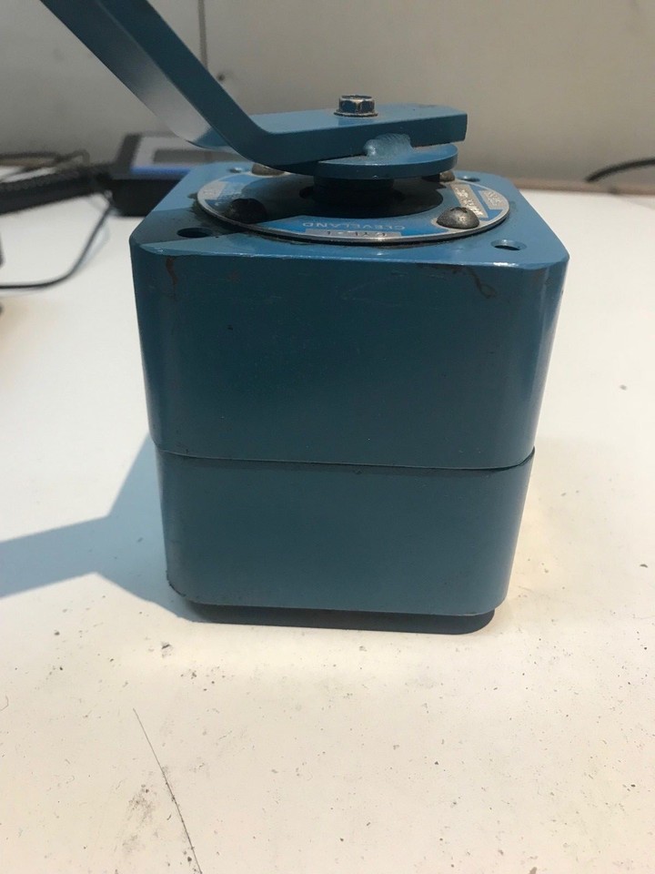 PARKER HANNIFIN, TELEDYNE REPUBLIC LO-TORQ SELECTOR VALVE N8052E-8HS2 ...