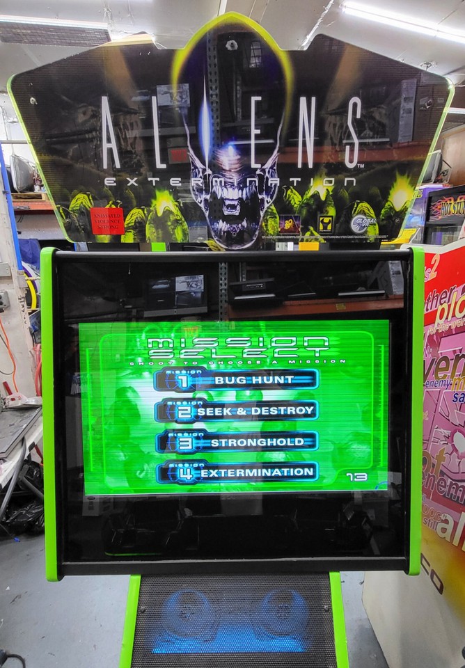 ALIENS EXTERMINATION Full Size Arcade Shooting Game- WORKING - 27" LCD ...