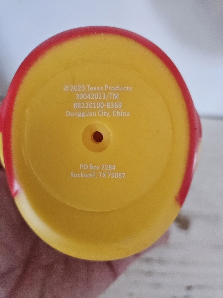 BUC-EES Yellow Duck Red Buc-ees Beaver Shirt & Red Ball Cap Rubber Jeep ...