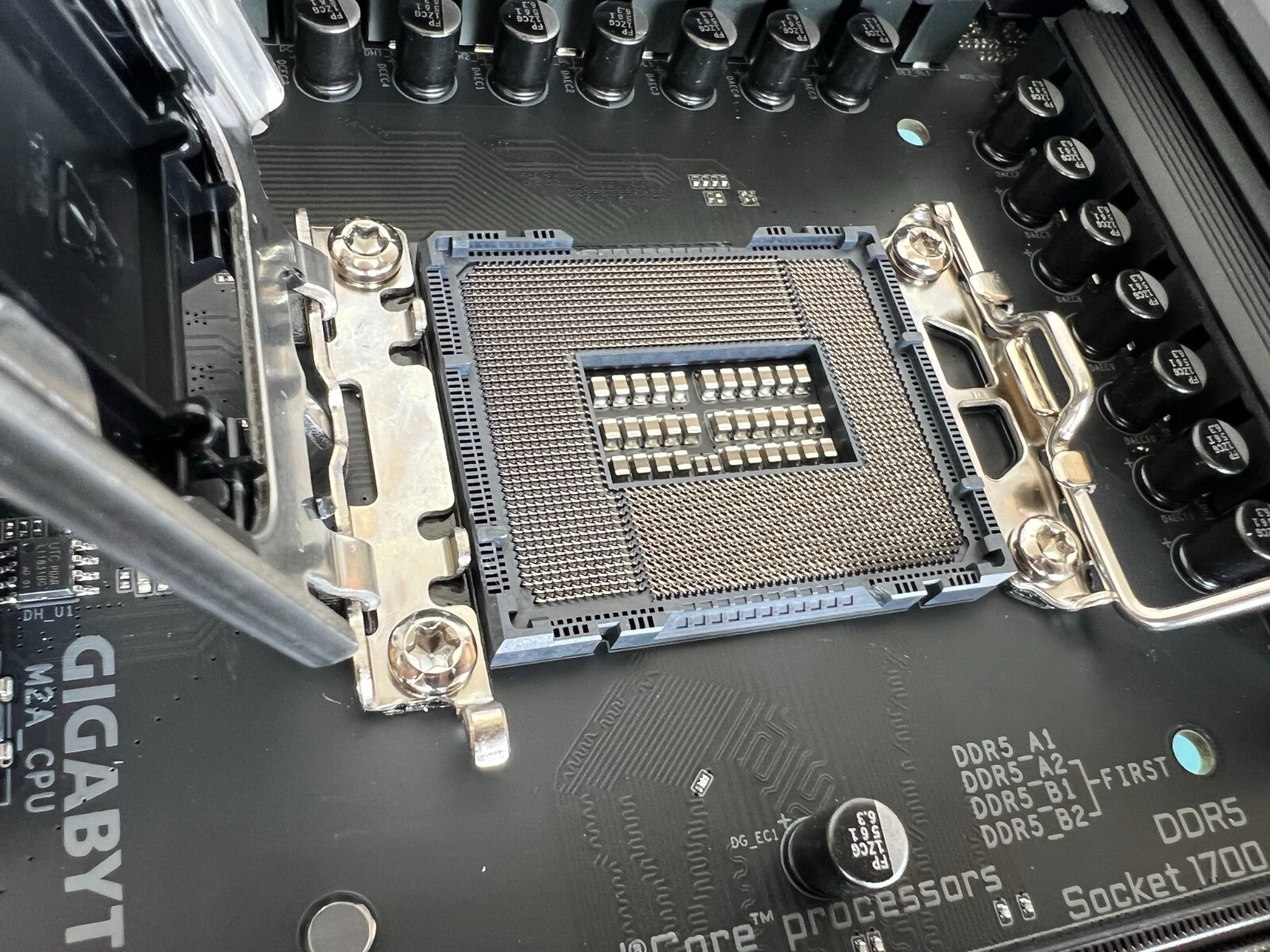 GIGABYTE Z790 AORUS ELITE AX LGA 1700 Intel Z790 ATX Motherboard with ...