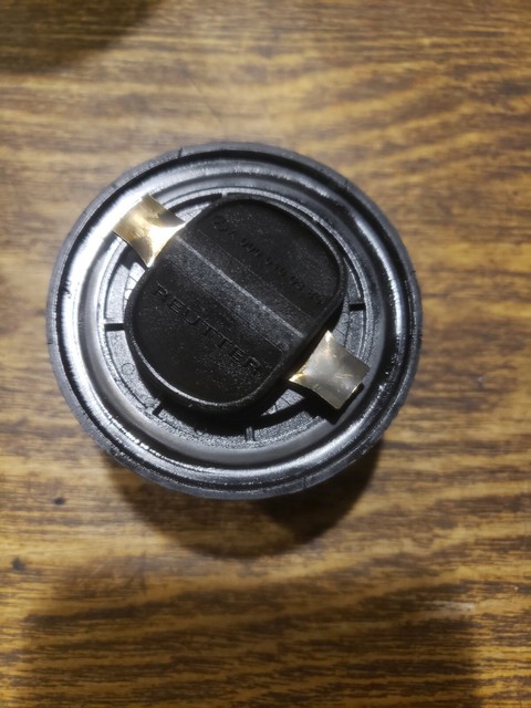 06 MERCEDES E320 Oil Filler Cap OEM a 000 010 03 85 for sale online | eBay