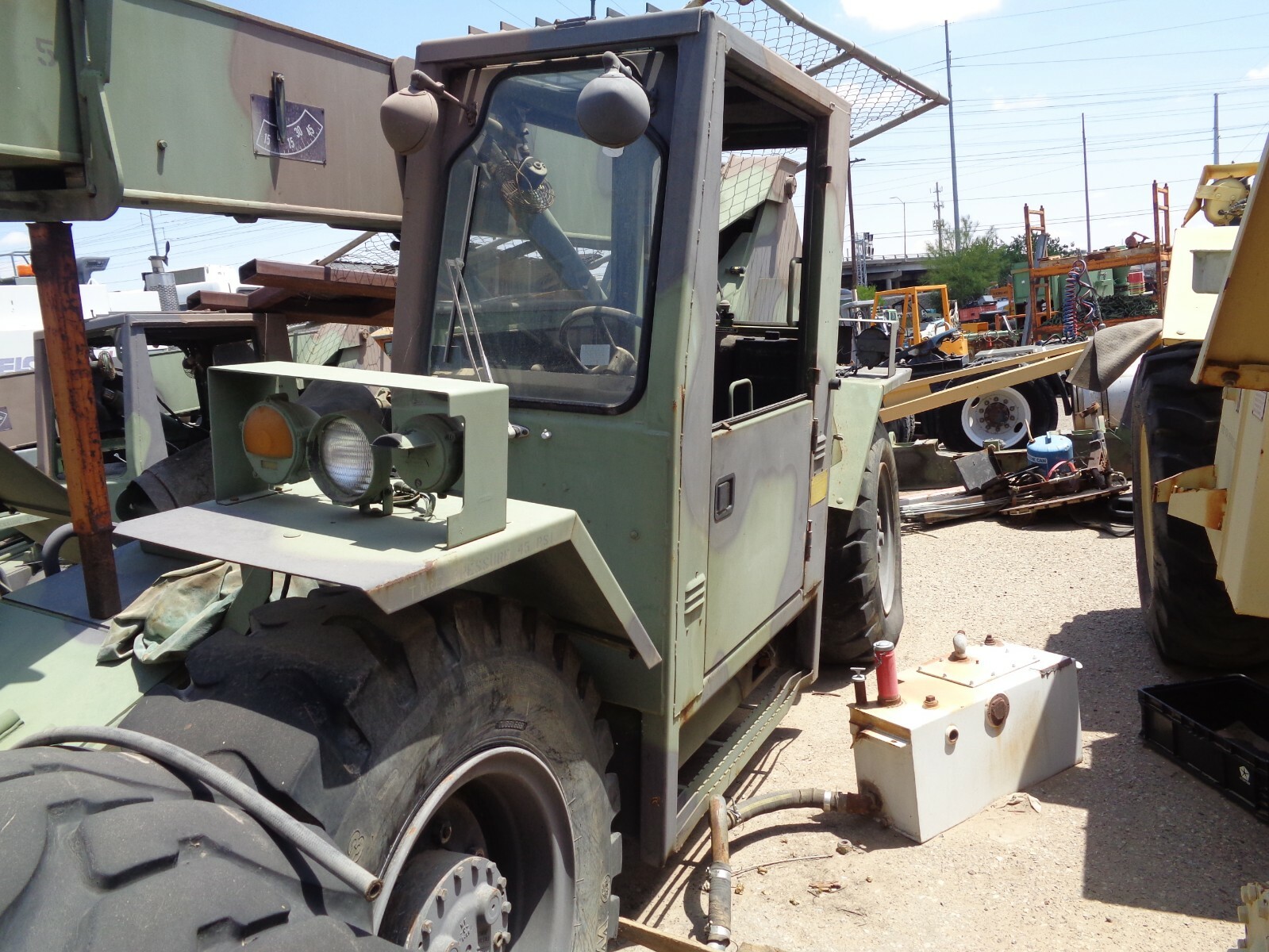 SKYTRAK TELEHANDLER PARTS - Model 6000M (ONLY lower section of split ...