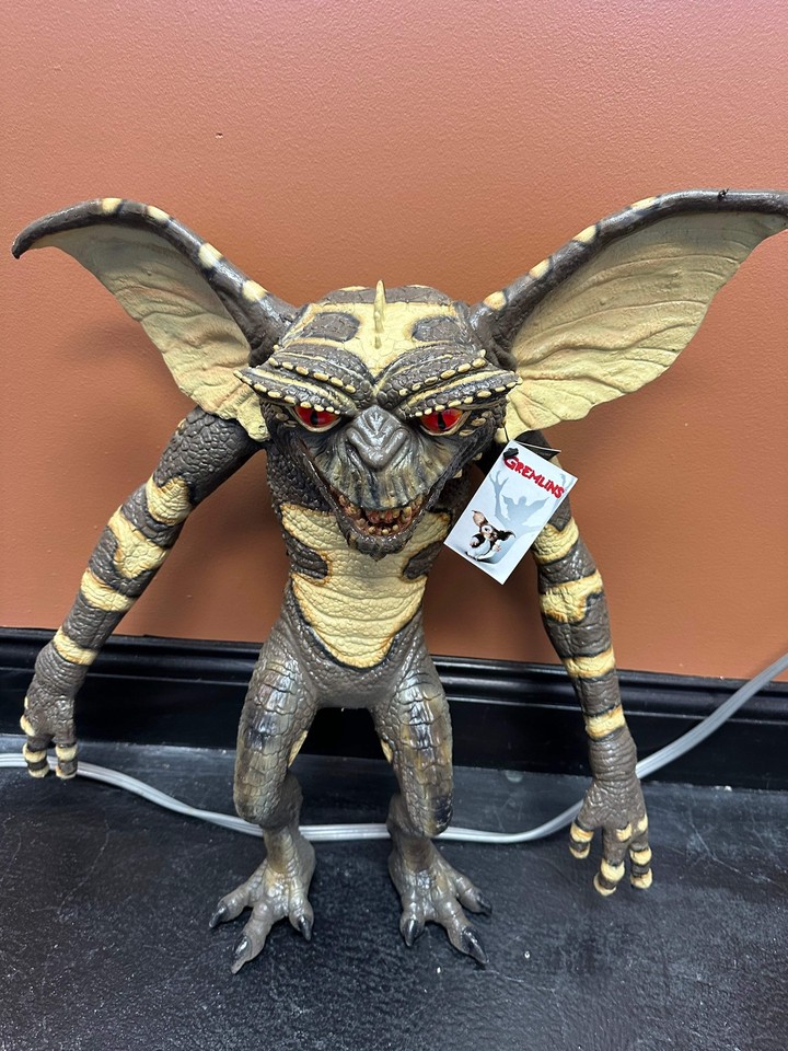 GREMLINS - EVIL GREMLIN PUPPET PROP | eBay