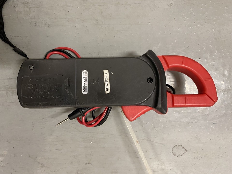 UNI-T UT200A Digital Clamp Multimeter AC Current AC/DC Voltage ...