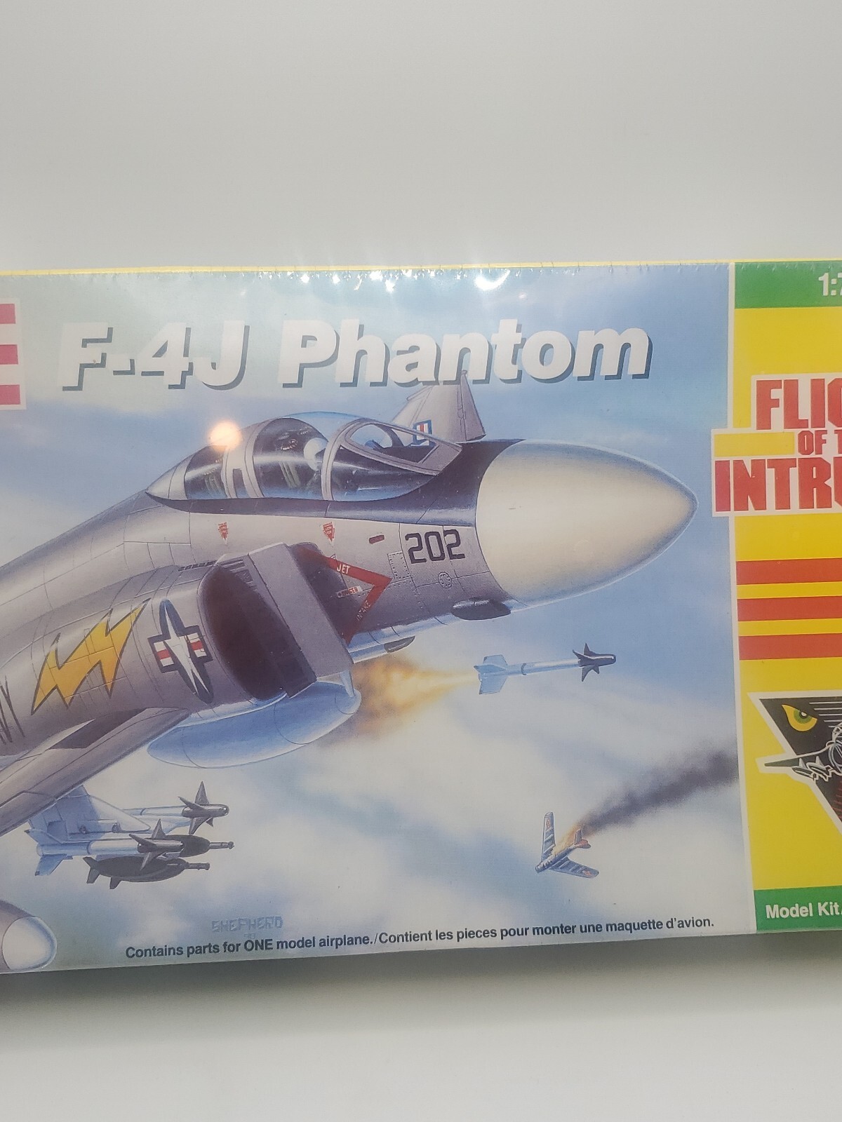Revell FLIGHT OF THE INTRUDER F-4J PHANTOM MODEL KIT 1:72 FACTORY ...