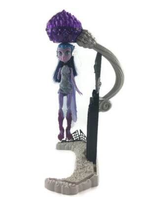 Monster High Boo York Boo York Astranova Doll & Flotation Station Works ...