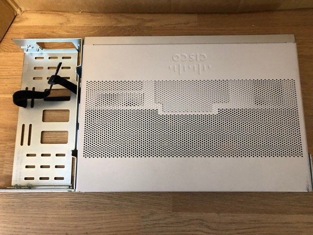 Cisco C1117-4pm Router 5 Ports Poe Ports Management Port 1 Slots ...