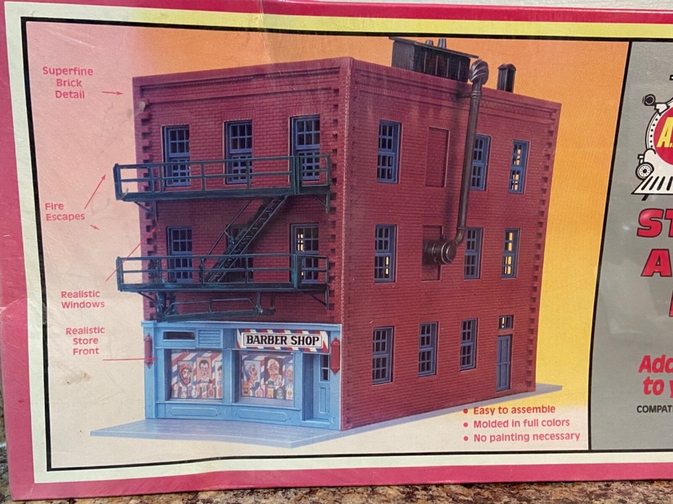 AHM STORE FRONT APARTMENT BUILDING / BARBER SHOP KIT HO SCALE LIGHTED ...