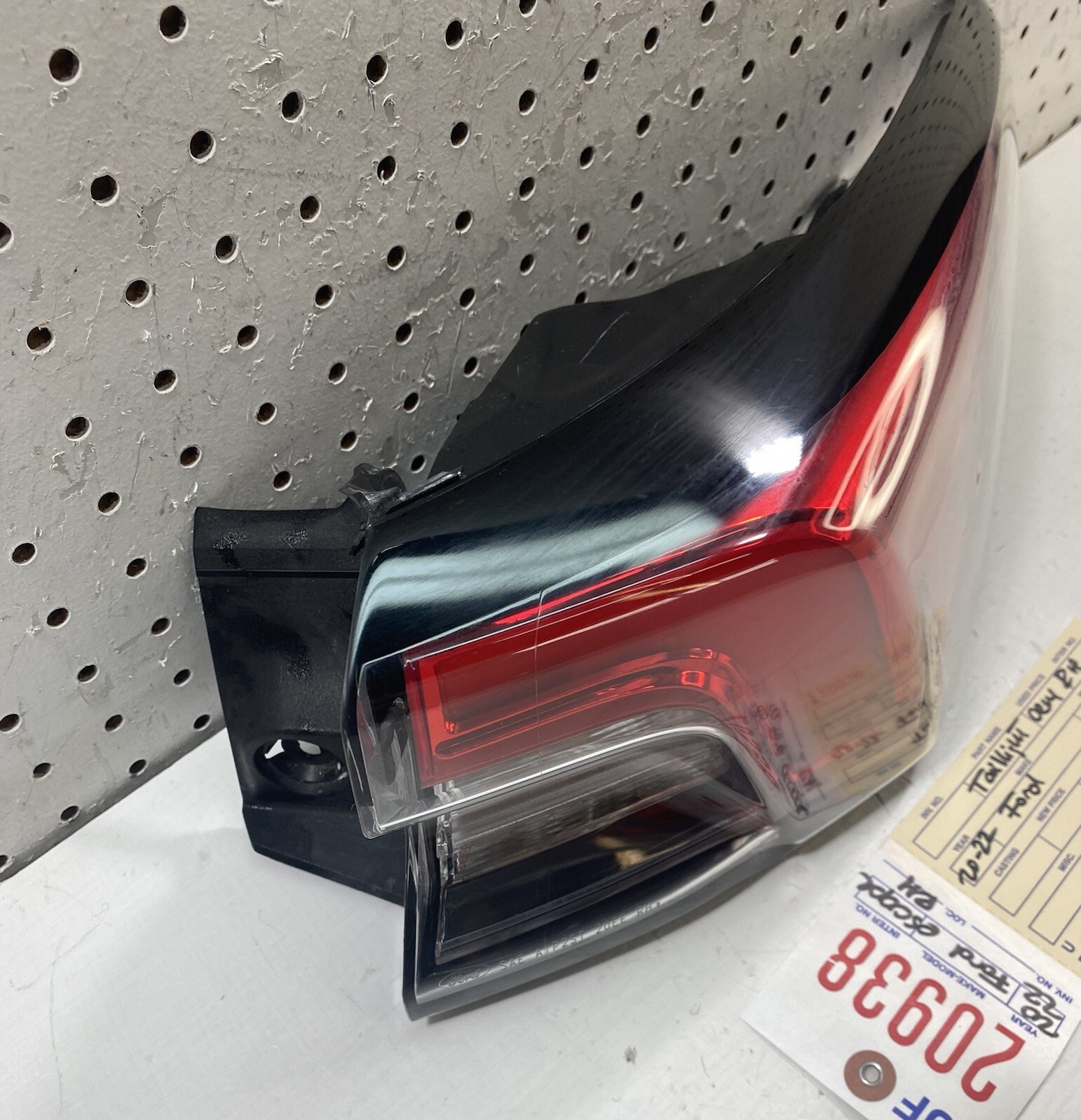 2020 2021 2022 FORD ESCAPE RIGHT SIDE TAIL LIGHT OEM | eBay