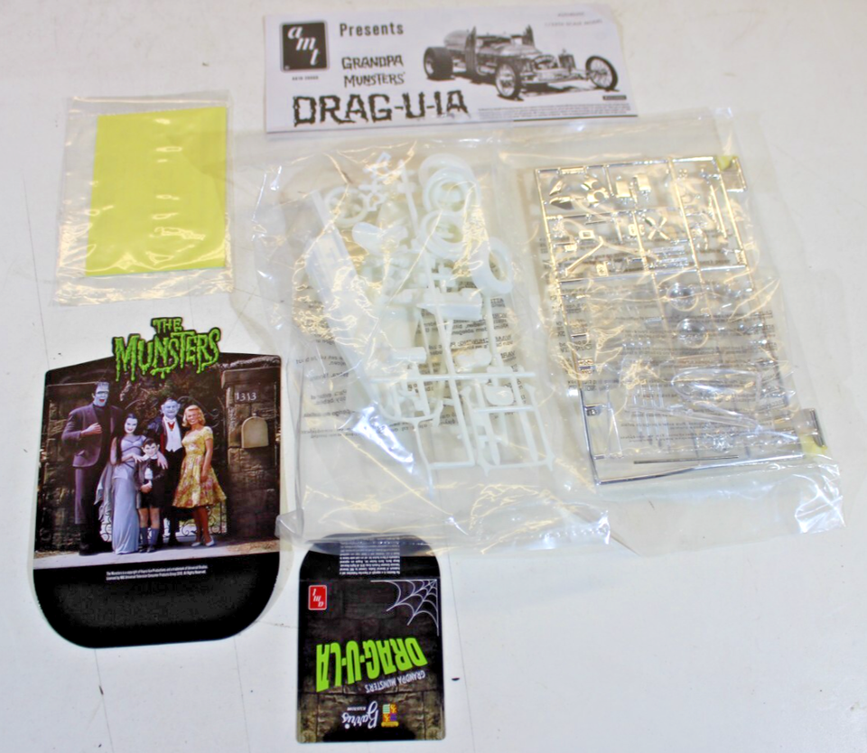 AMT MUNSTER COACH / DRAGULA COMBO 1/25 SCALE VINTAGE PLASTIC MODELKIT ...