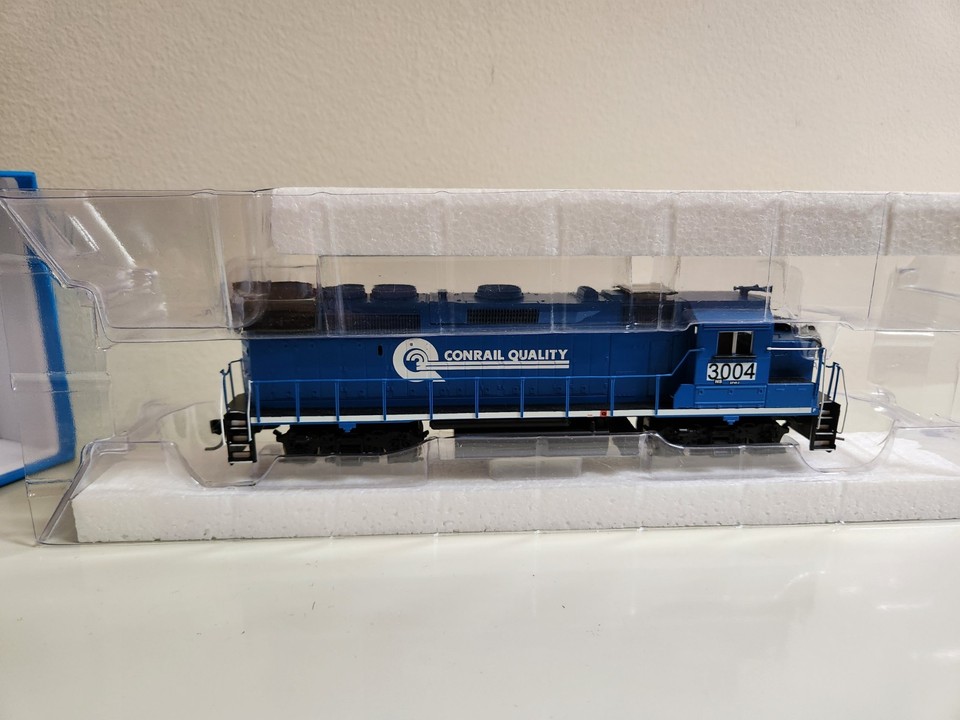 Athearn Roundhouse HO Norfolk Southern Patch GP40-2 #3004 ex Conrail ...