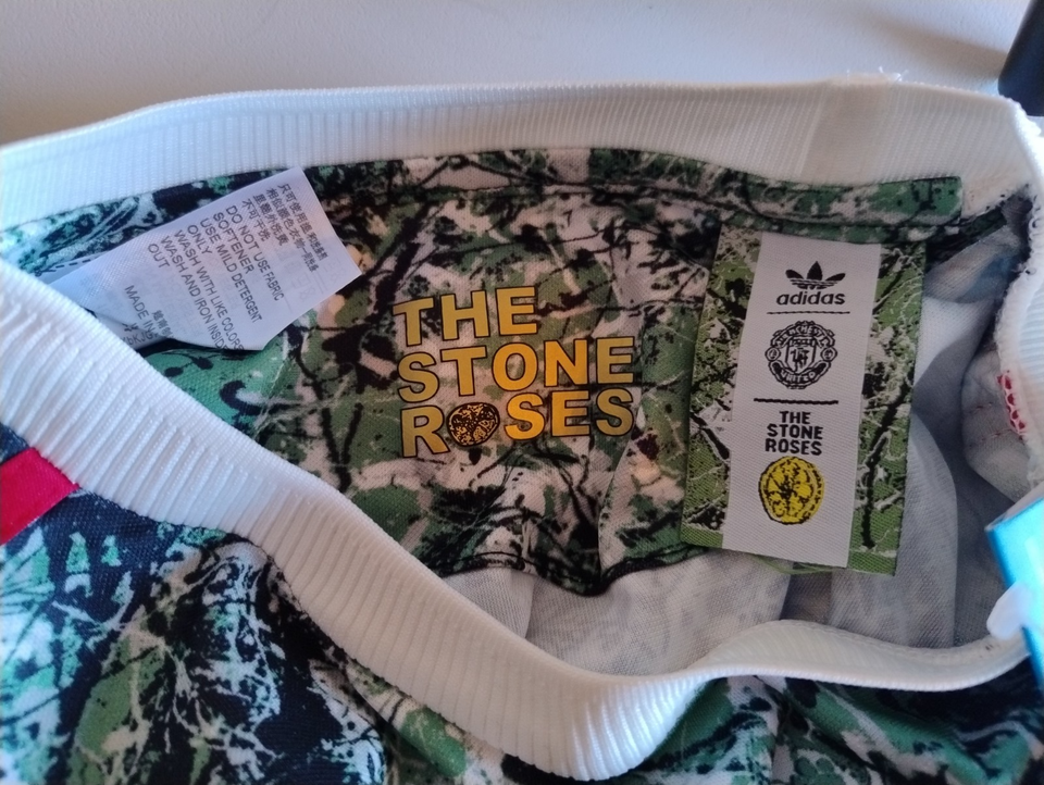 BNWT Manchester United Stone Roses Football Shirt - Mens Large | eBay UK